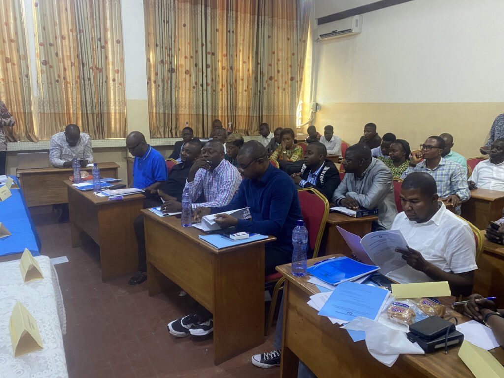 UNIKIN : Les doctorants et apprenants en DES du GEOT présentent leurs ...